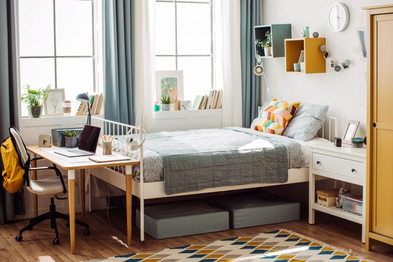 33 Dorm Room Essentials Every College Student Needs