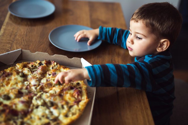 26 Ways to Save Money on Dining Out at Restaurants