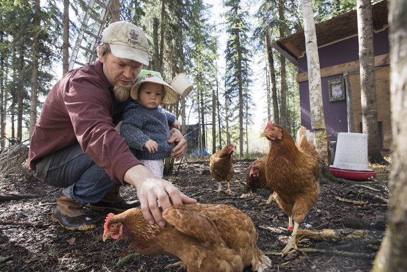 How This ‘Last Alaskans’ Couple Makes it Living Off-the-Grid