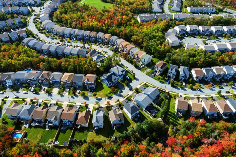 How to Buy a House: A 9-Step Guide to Navigating Your Purchase