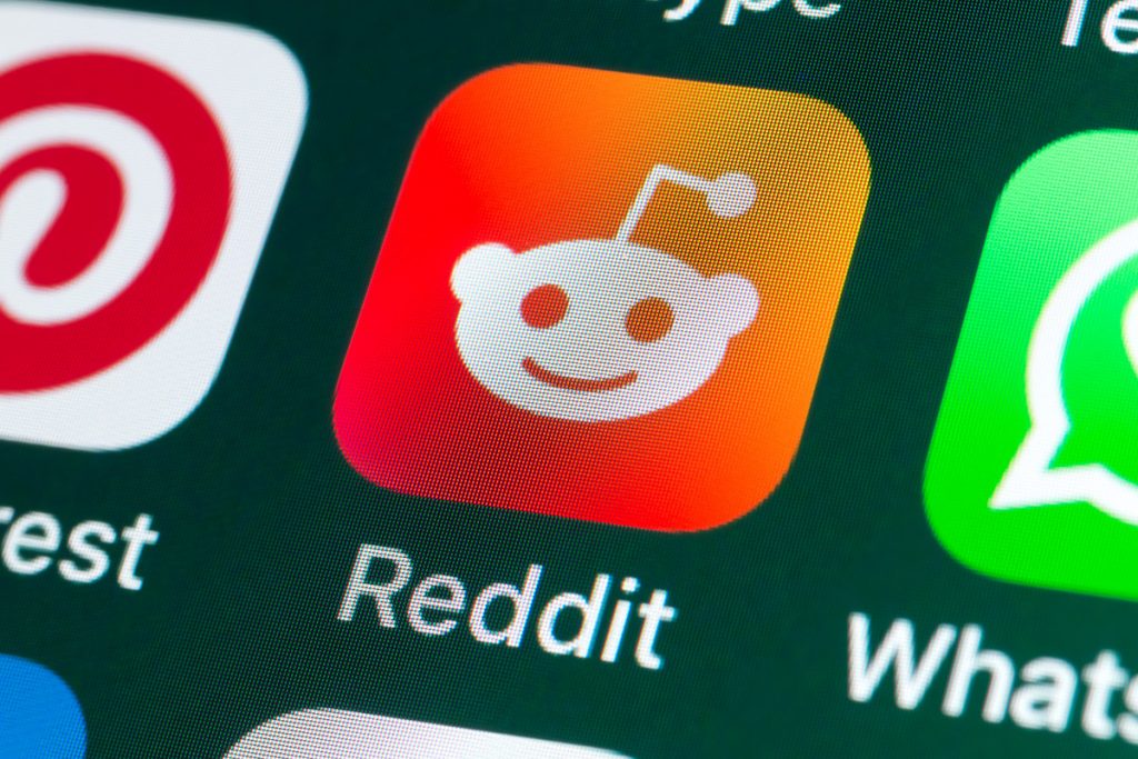 15 Reddit Side Hustle Threads to Find and Grow Your Gig