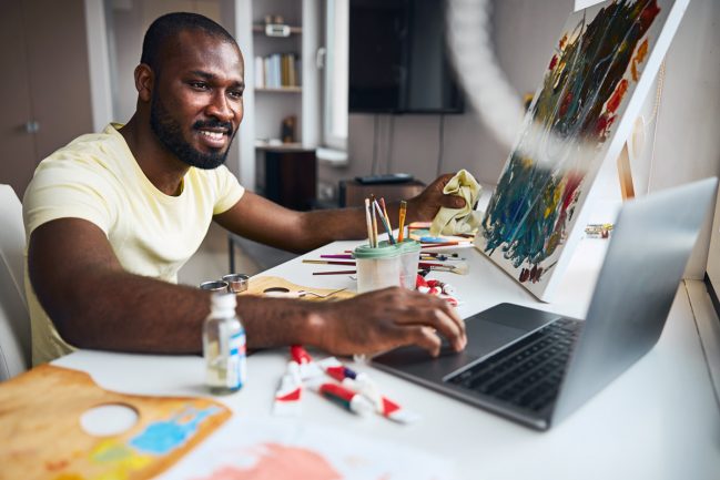 These 9 Websites Will Help You Learn Skills Free