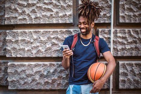 Varo Bank Review: An Easy, No-Frills Option for Online Banking