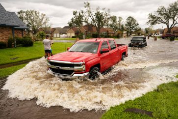 Here’s a Hurricane Preparedness Checklist for Your Car