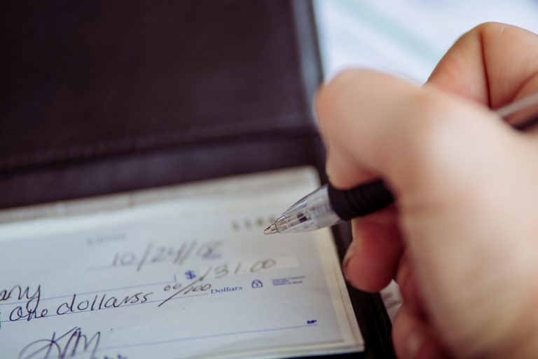 Here’s How to Transfer Money From One Bank to Another