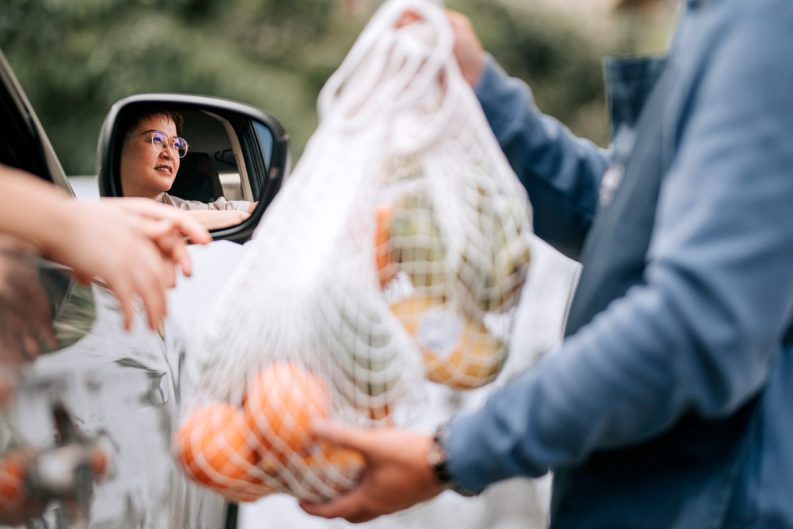 15 Stores That Offer Free Grocery Pickup