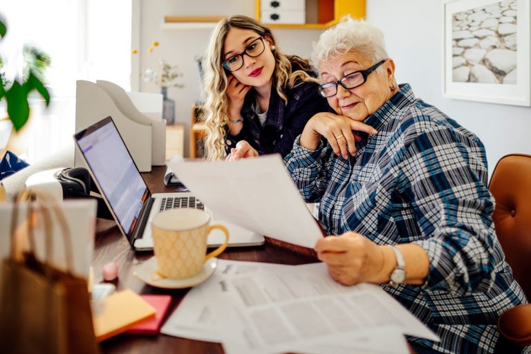 Our Complete Guide to How to Files Taxes in 2025