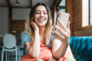 How the Freebie Alerts App Helps You Find $0 Items Nearby