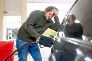 6 Best Gas Rewards Programs Save Money at the Pump