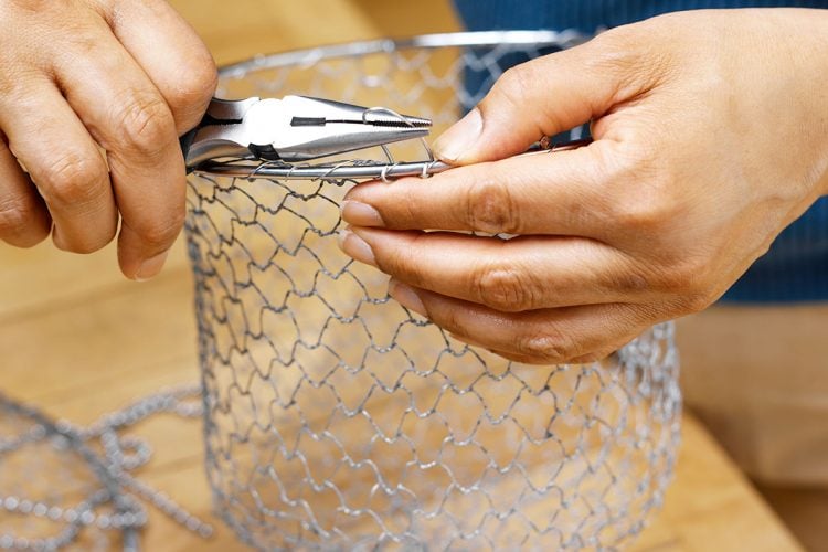 26 Ways to Use Chicken Wire From Decor to Jewelry Organizer