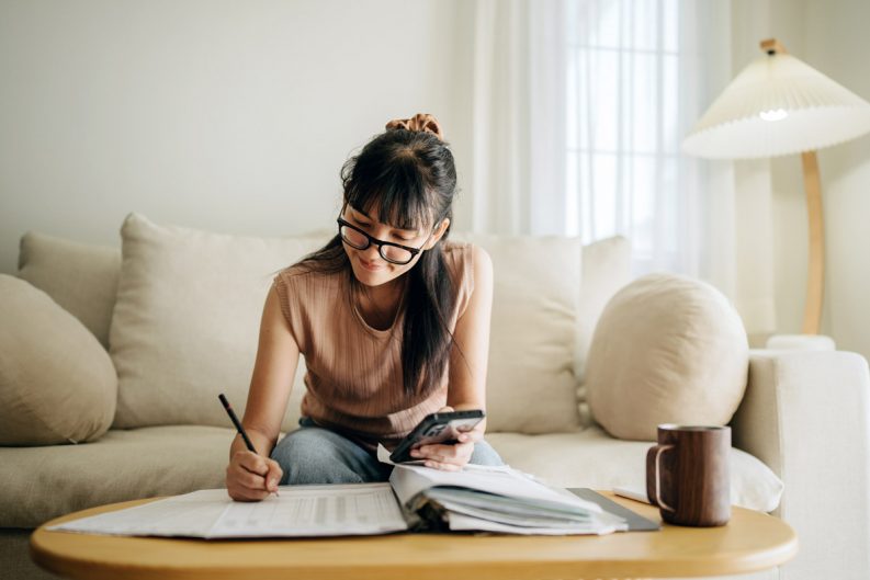 Use a 5 Dollar Challenge to Easily Grow Your Savings