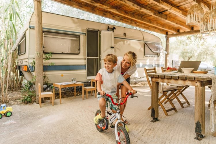 Considering Going Off The Grid? Here’s How Much It Really Costs