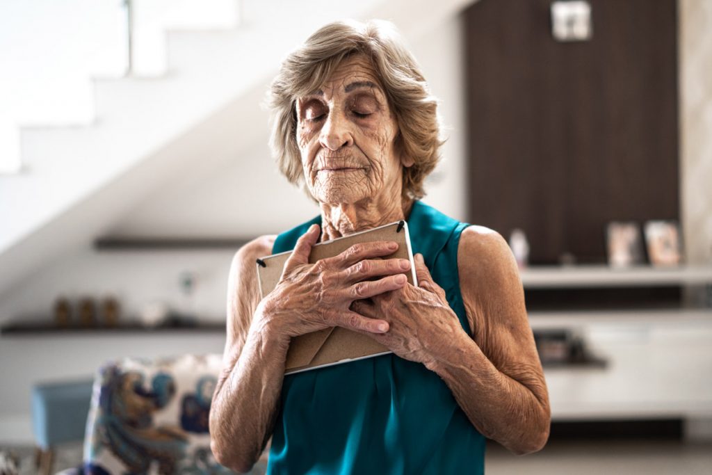 What to Do When a Spouse Dies: Your Financial Checklist