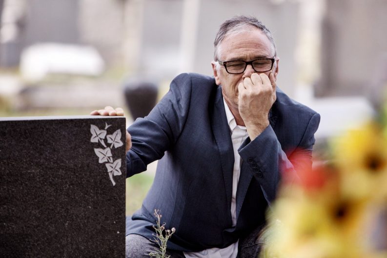 What to Do When a Spouse Dies: Your Financial Checklist