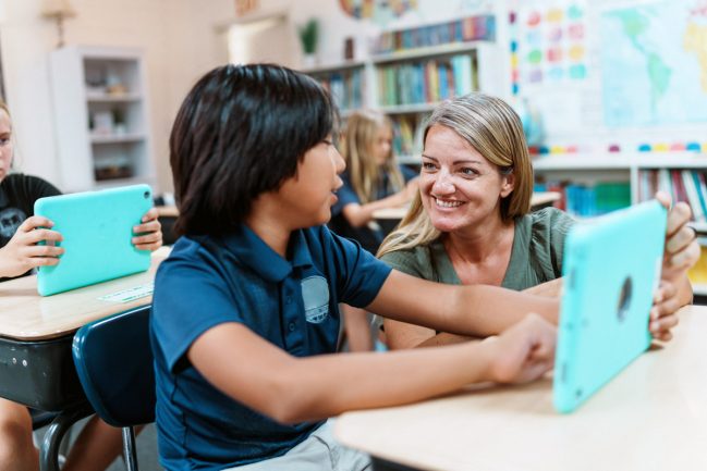 How to Be a Substitute Teacher and Take Advantage of Incentives