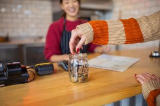 Use Our Ultimate Guide on How Much to Tip
