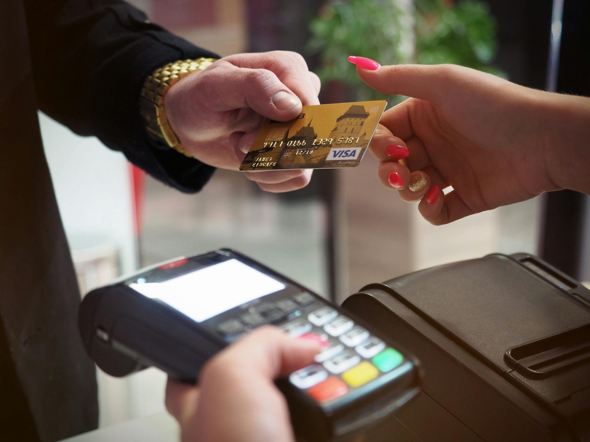 Credit Card Churning: How to Earn Big Bonuses and Avoid Pitfalls